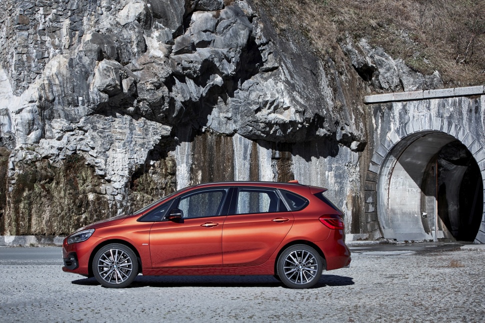 BMW 2 Series Active Tourer (F45 LCI, facelift 2018) 225xe (220 Hp ...